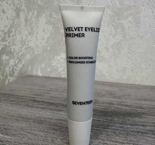 Seven7EEN velvet eyelid primer праймер для век