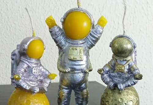 Свеча восковая Космонавт