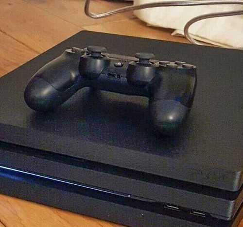Playstation 4 PRO 4K UHD 1000GB +много игр