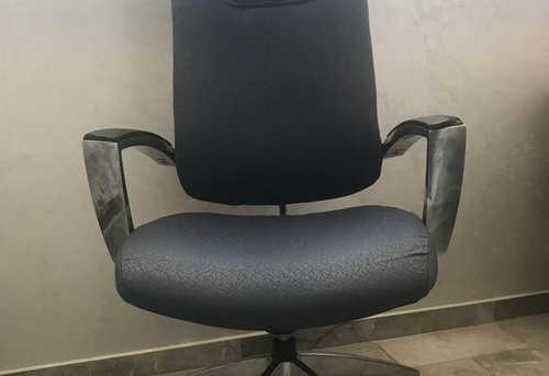 Стильное компьютерное кресло для крупных людей