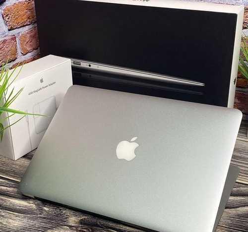 Apple MacBook Air Core i7/SSD/256gb