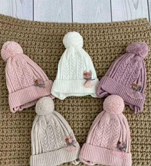 Вязаные зимние шапочки для малышей в ассортименте