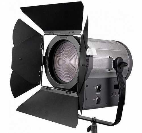 Осветитель студийный GreenBean Fresnel 300 LED X3