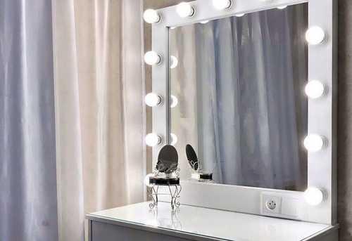 Туалетный столик визажиста и гримёрное зеркало