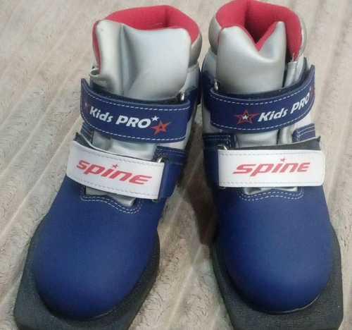 Лыжные ботинки 32р