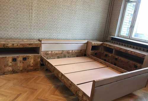 Гарнитур мебели для спальни из карельской березы