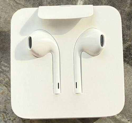 Наушники Apple EarPods Lightning