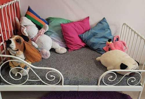Растущая кровать IKEA с матрасами