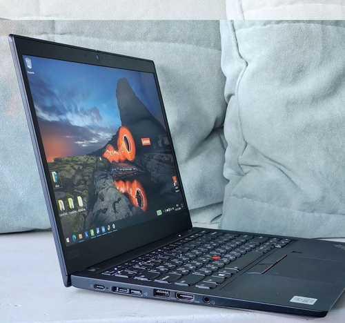 Универсальный удобный 13.3" ThinkPad X390 i5-10210