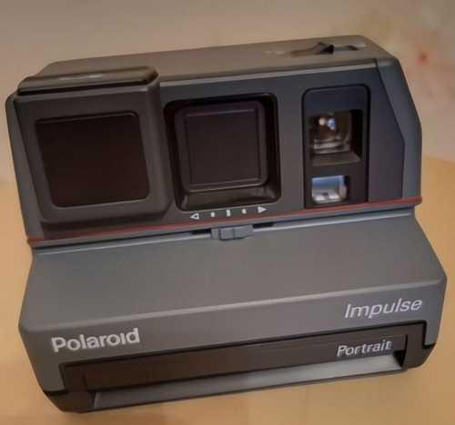 Фотоаппарат моментальной печати polaroid