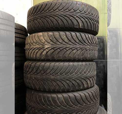 Goodyear UltraGrip Extreme 225/60 R17