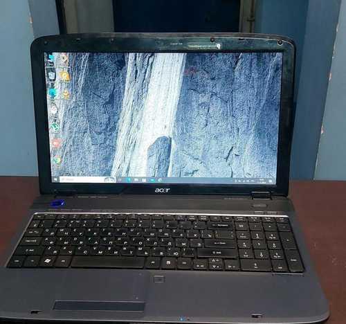 Acer 5740G, i5 M430, HD 5470m,6 Gb, 240 Gb, 15.6"