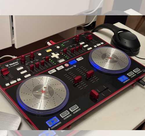 Dj контролер Vestax Typhoon