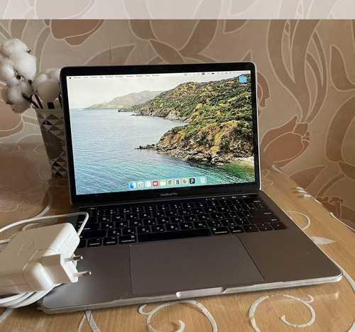 Apple macbook pro 13, 8 гб/256 гб