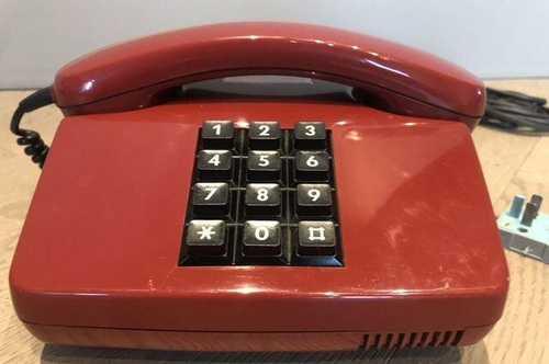 Телефон кнопочный времен СССР