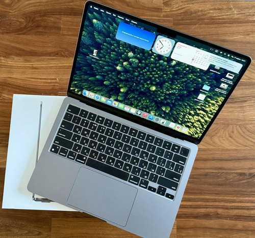 Apple MacBook Air 13 M2 (почти новый)