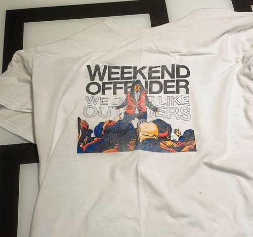 Футболка weekend offender