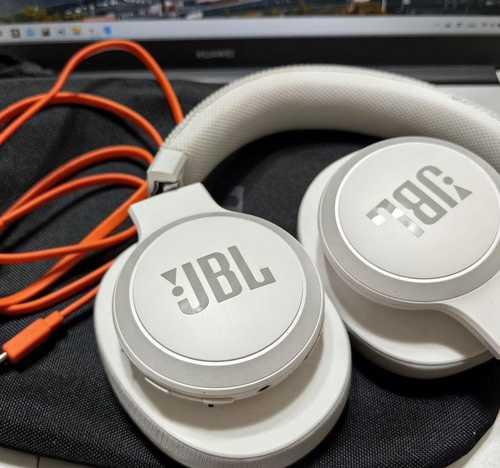 Беспроводные наушники jbl live 650 btnc