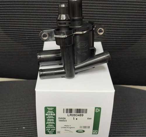 Тройник системы охлаждения Land Rover LR093489