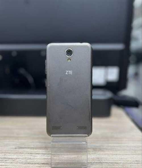 Телефон ZTE Blade A520 2/16gb