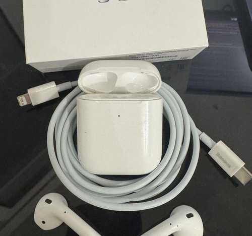 Apple AirPods 2 with wireless charging case   Ligh