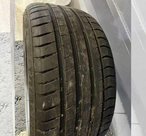 Triangle EffeXSport TH202 235/35 R19