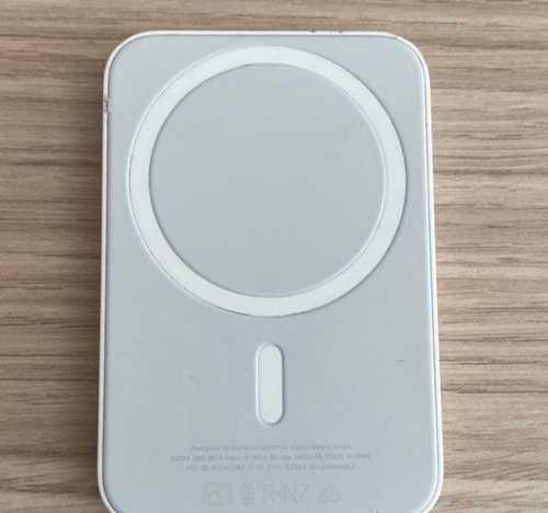 Apple magSafe battery pack