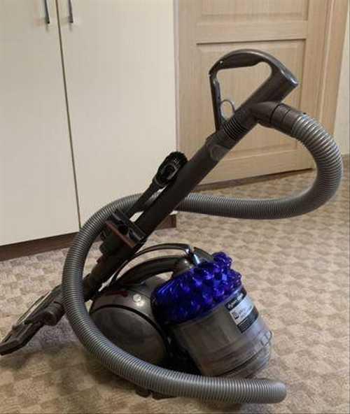 Пылесос Dyson dc52