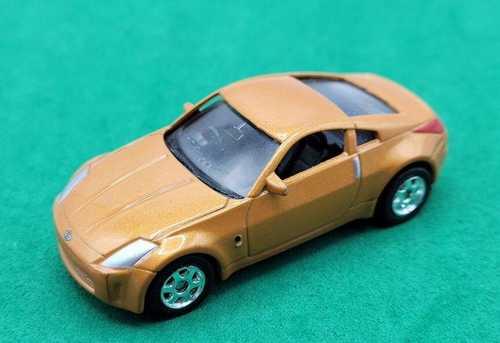 Модель авто машины Nissan Fairlady z Welly 1:64