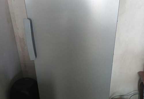 Морозильный шкаф Indesit DFZ 4150.1 S серебристый
