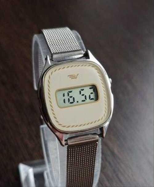 Винтажные женские часы СССР Электроника 5 Ретро