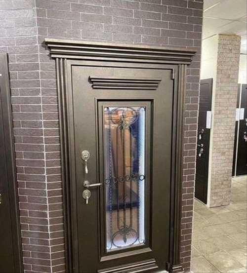 Входные металлические двери со стеклом
