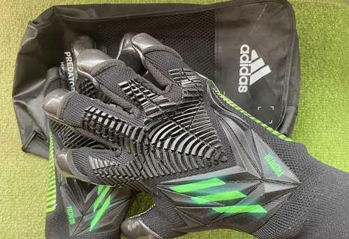 Вратарские футбольные перчатки Adidas