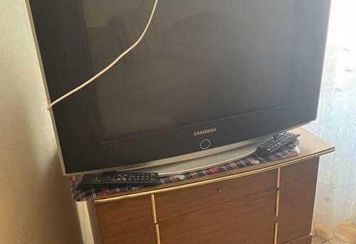 Телевизор samsung и комод