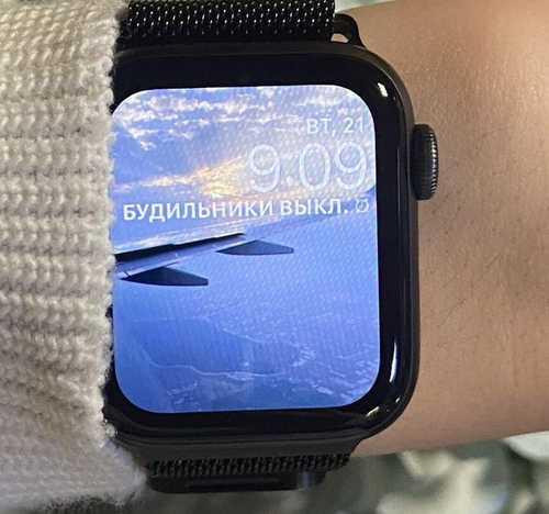 Продам часы Apple Watch SE 40 mm