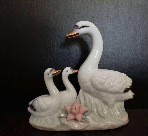 Керамические лебеди статуэтка