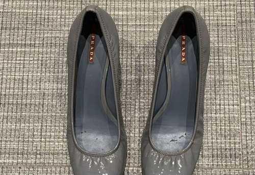 Женские туфли Prada