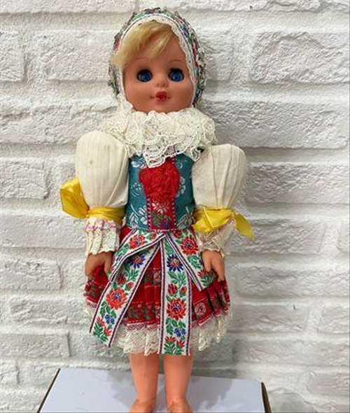 Коллекционная кукла немецкая в национальной одежде