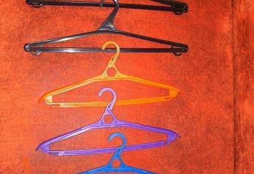 Вешалки плечики для одежды набором или по одной