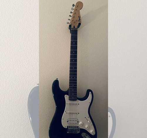 Продам fender, yamaha f310, fender mustang v1