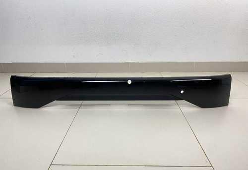 Панель крышки багажника Mitsubishi Pajero Sport 1