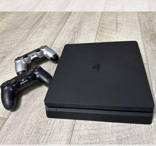 Sony PlayStation 4 Slim, 500 гб, 2 геймпада