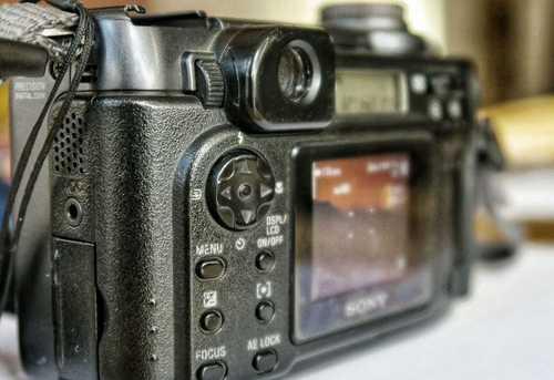 Компактный фотоаппарат sony dsc s85