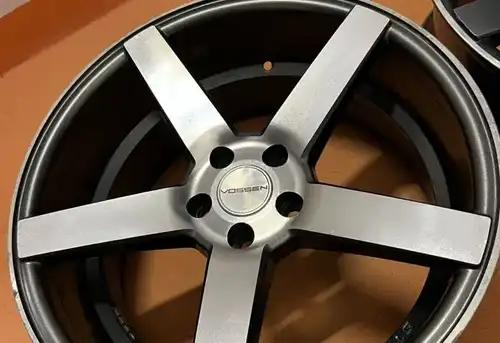 Дитые диски r18 5x105 Vossen