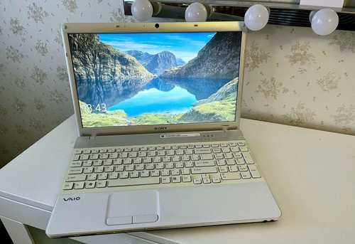 Ноутбук Sony Vaio PCG-71211v