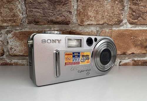 Sony CyberShot DSC-P9 Digital Camera