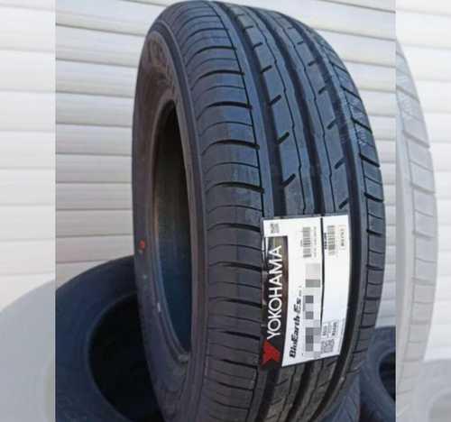 Yokohama Bluearth ES32 215/50 R17 95V