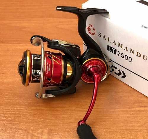 Daiwa 22 Salamandura LT 2500 (21 Caldia)