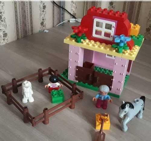 Lego duplo конюшня 10500