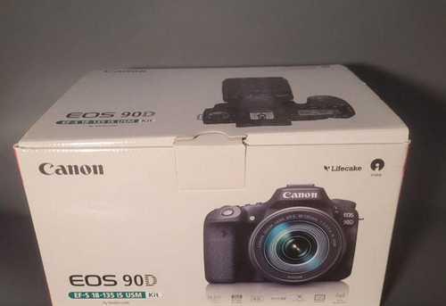 Зеркальный фотоаппарат Canon 90d kit 18-135